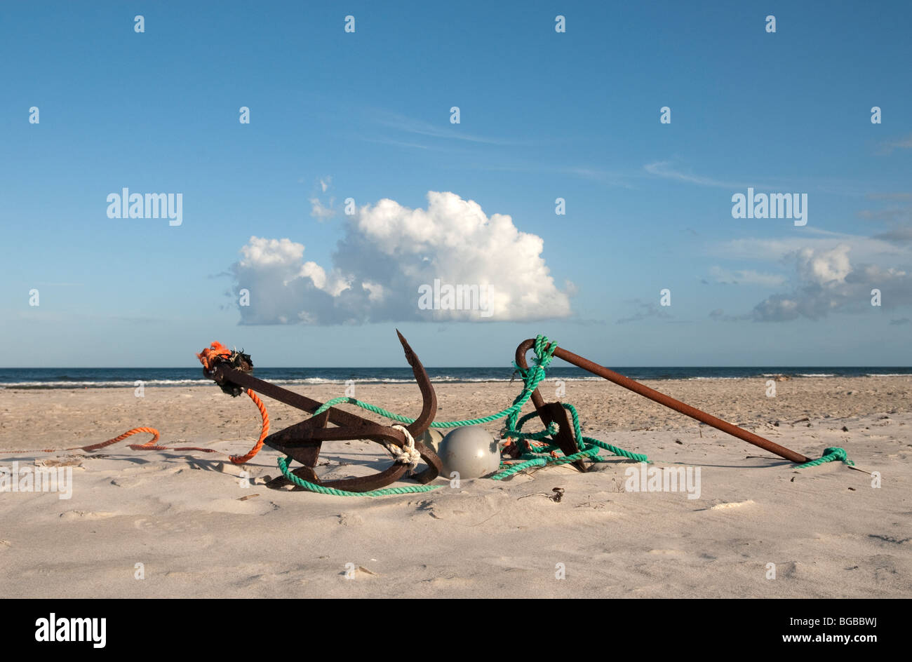 Rope laying on beach hi-res stock photography and images - Alamy