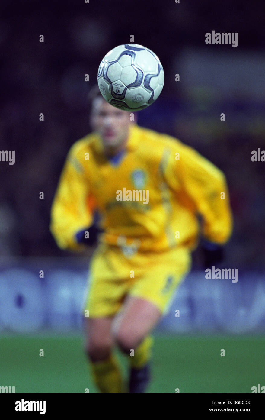 Football player running hi-res stock photography and images - Alamy