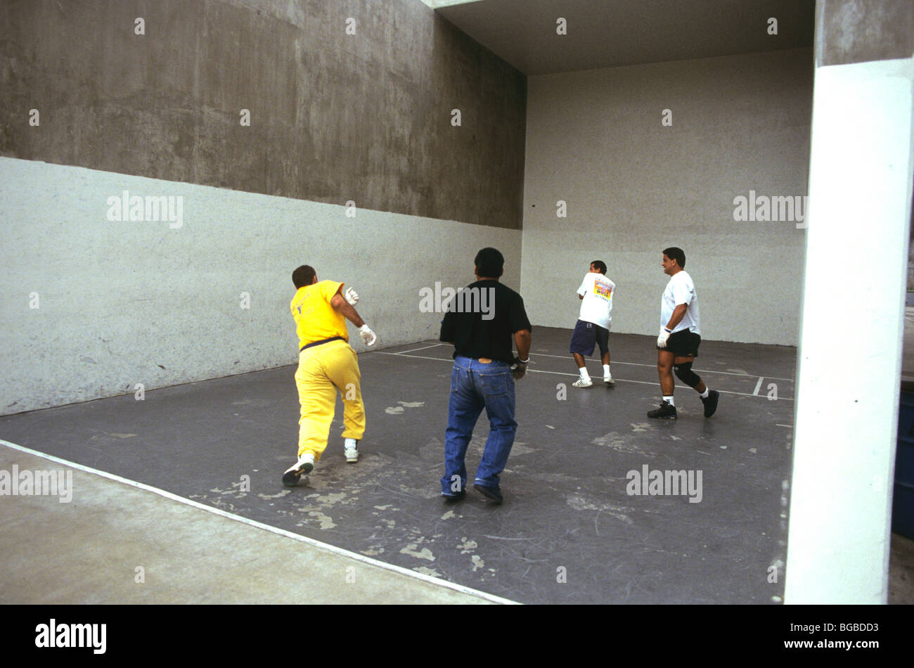 Men playing handball hi-res stock photography and images - Alamy