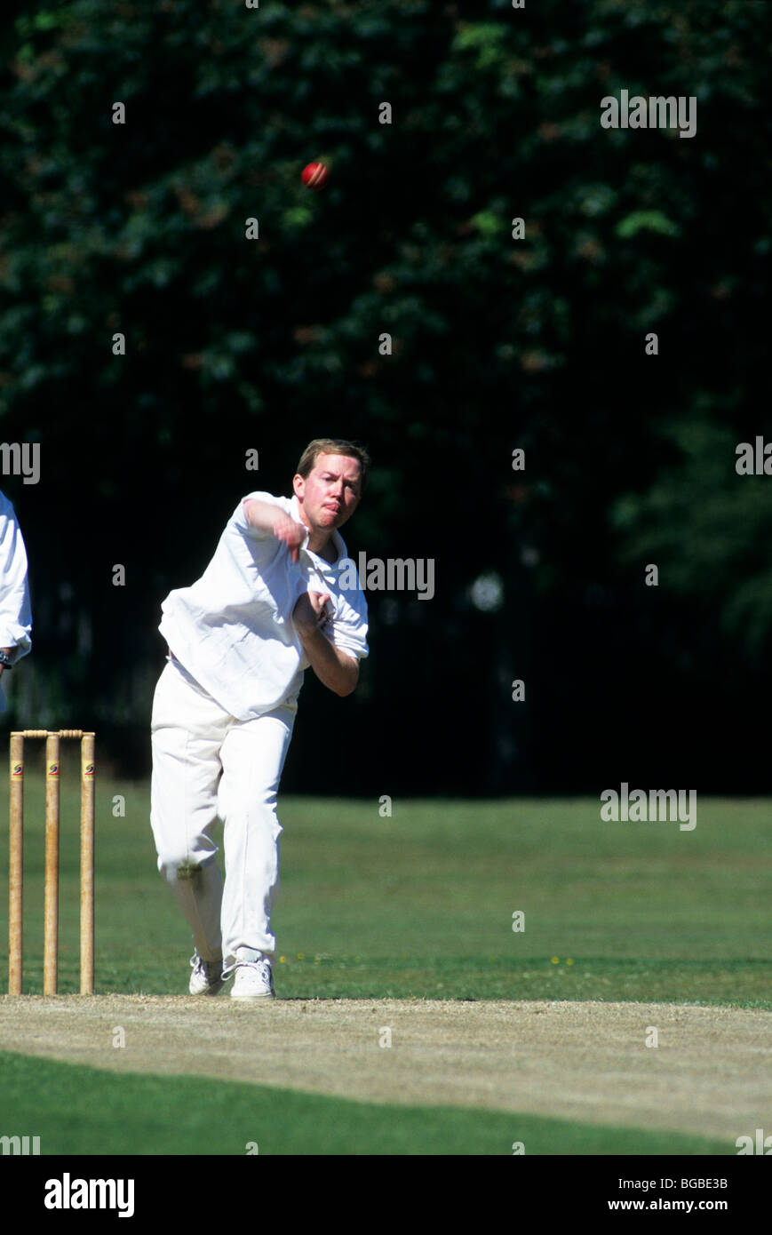 Overarm bowl hi-res stock photography and images - Alamy