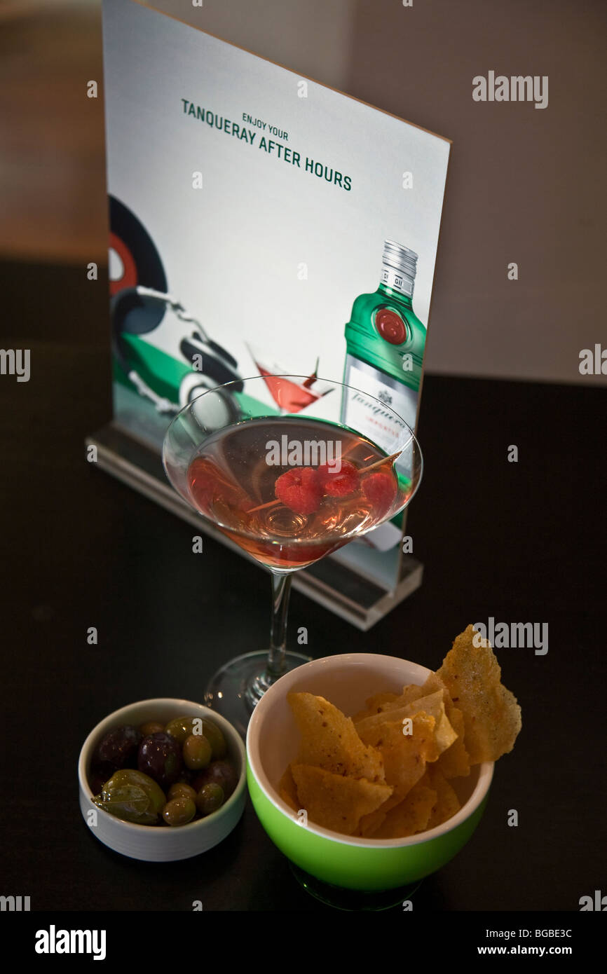 It's party time at a Tanqueray After Hours event at the trendy Front ...