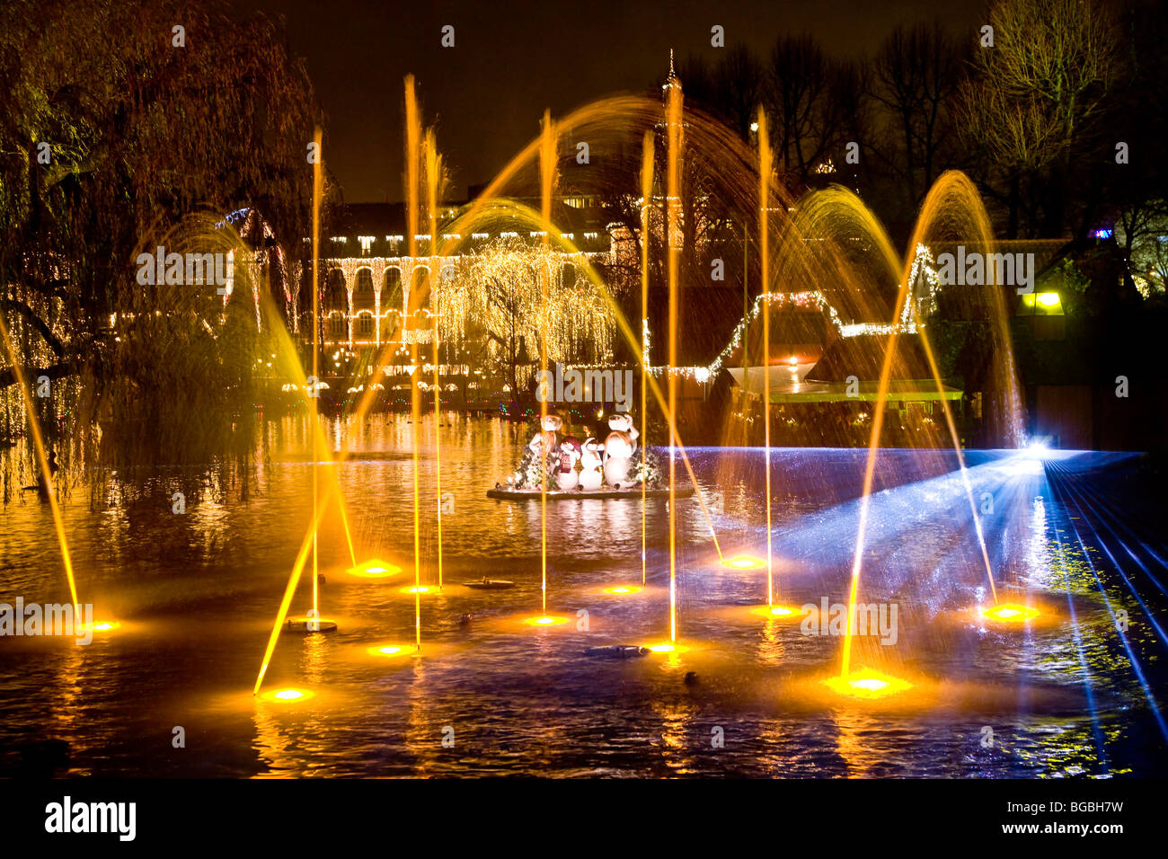 Illumination water hi-res stock photography and images - Alamy