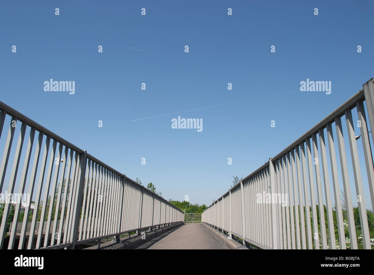 Footbridge motorway hi-res stock photography and images - Alamy