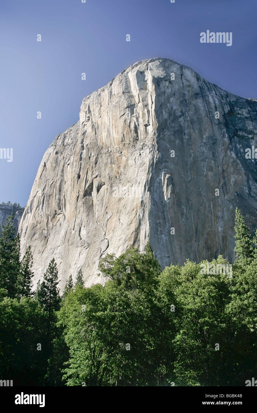 El capitan is vertical rock formation in yosemite national park hi-res ...