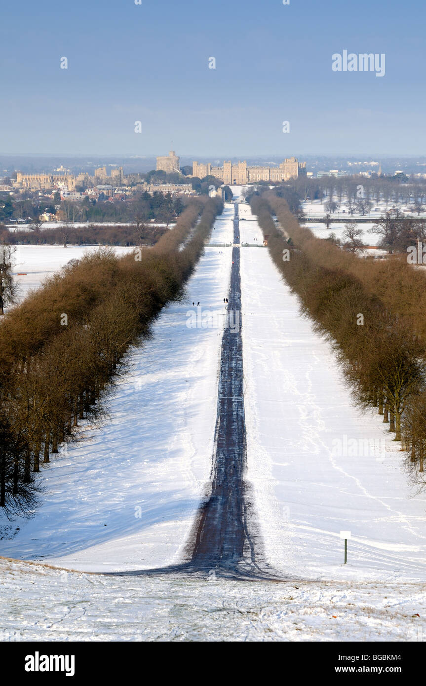 Windsor castle the long walk hi-res stock photography and images - Alamy