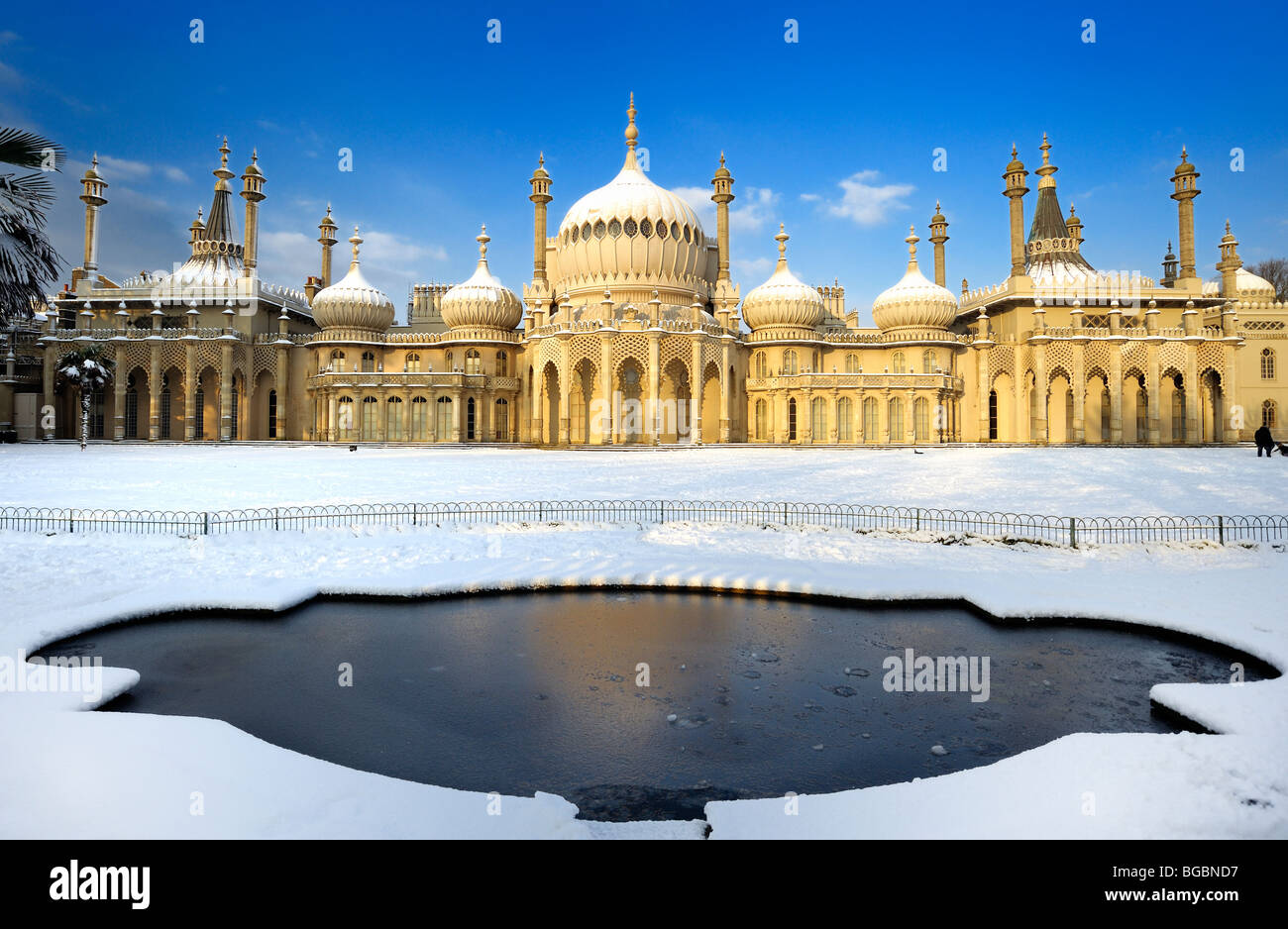 Brighton Pavilion covered in snow Stock Photo - Alamy