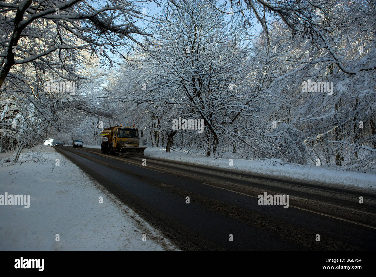 Highway icy road hi-res stock photography and images - Alamy