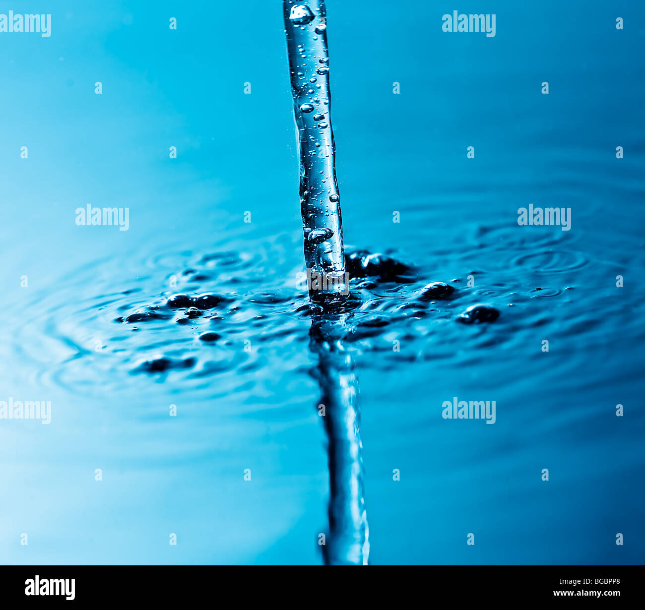 Impact raindrop drop surface fresh hi-res stock photography and images ...