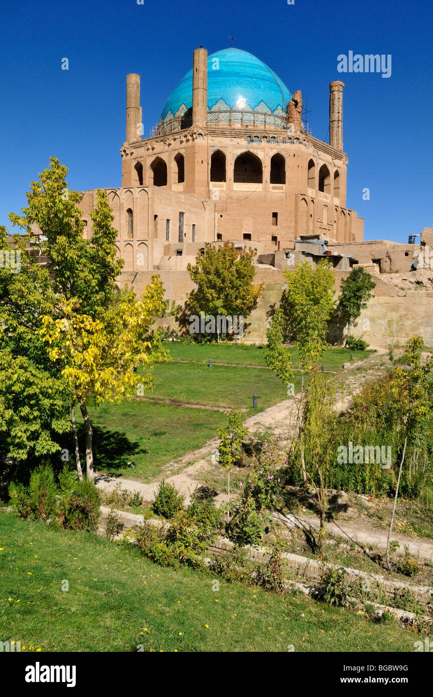 Historic Mausoleum of Oljaytu, Soltaniyeh, UNESCO World Heritage Site ...
