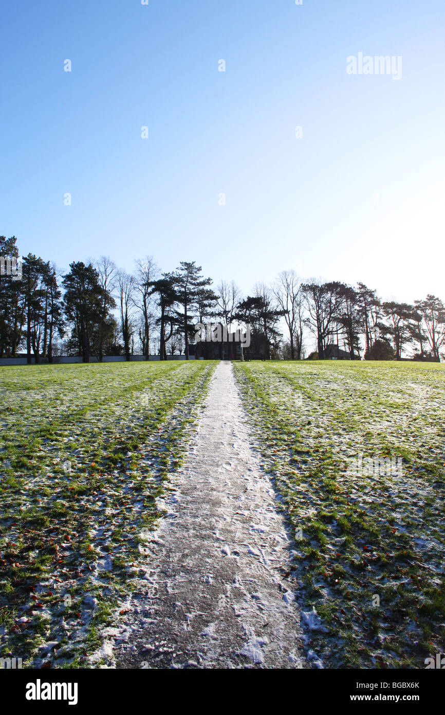 Frosty path uk hi-res stock photography and images - Alamy