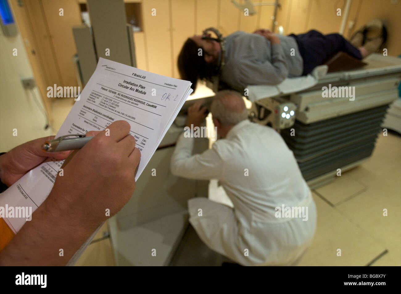 Cancer treatment using radiotherapy Stock Photo - Alamy