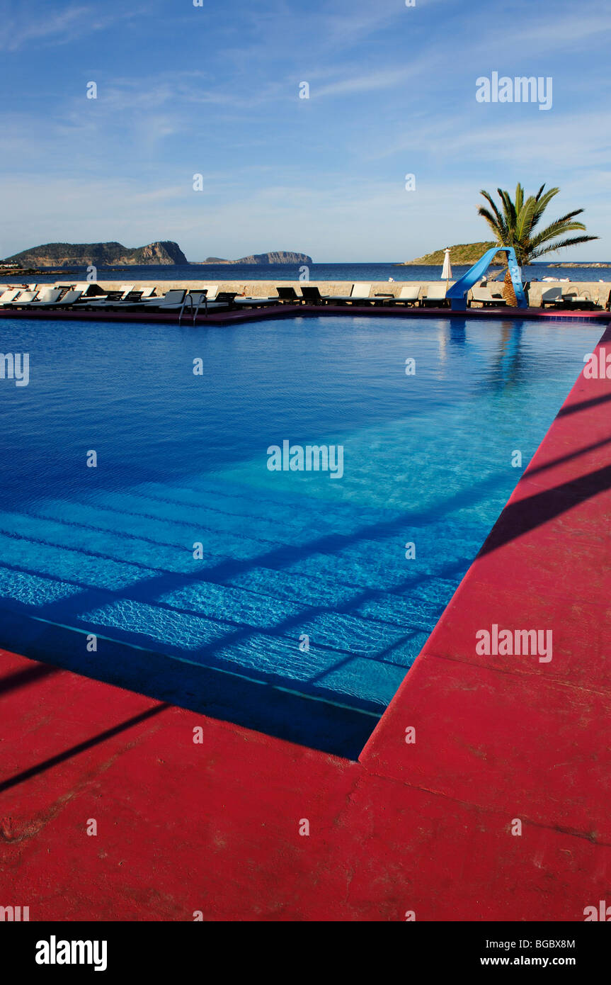 Roter pool hi-res stock photography and images - Alamy