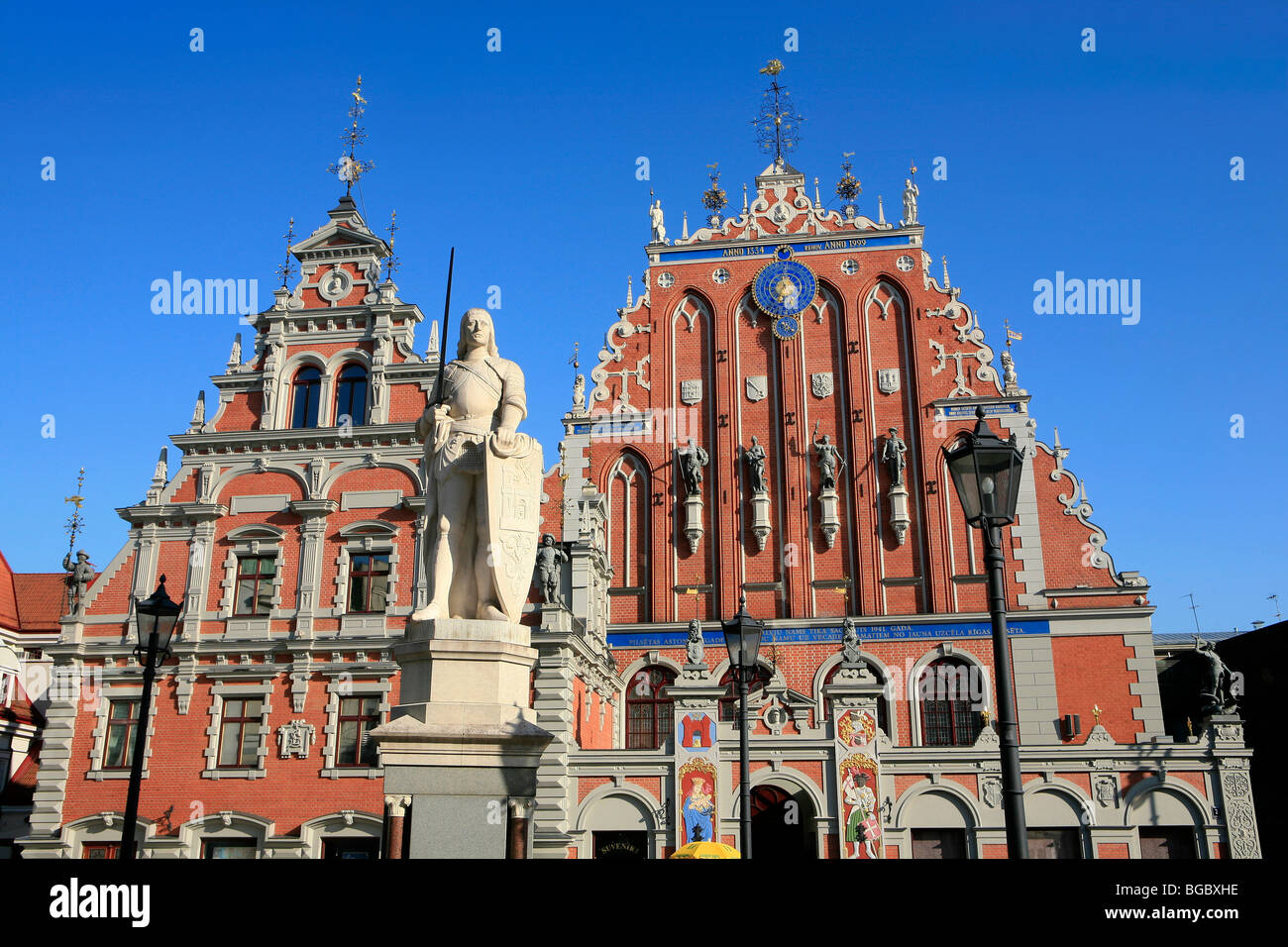 Statue of Saint Roland with the Blackhead's House in the background in ...