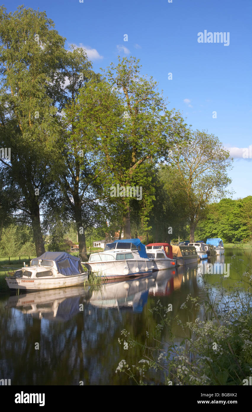 Boats on the Chelmer & Blackwater canal near Hoe Mill lock, Essex Stock ...