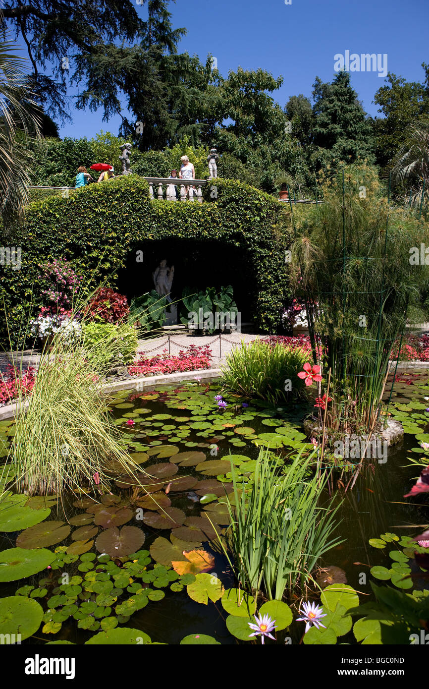 Europe, Italy, Piemonte, Maggiore Lake, Madre island, pond, flowers ...