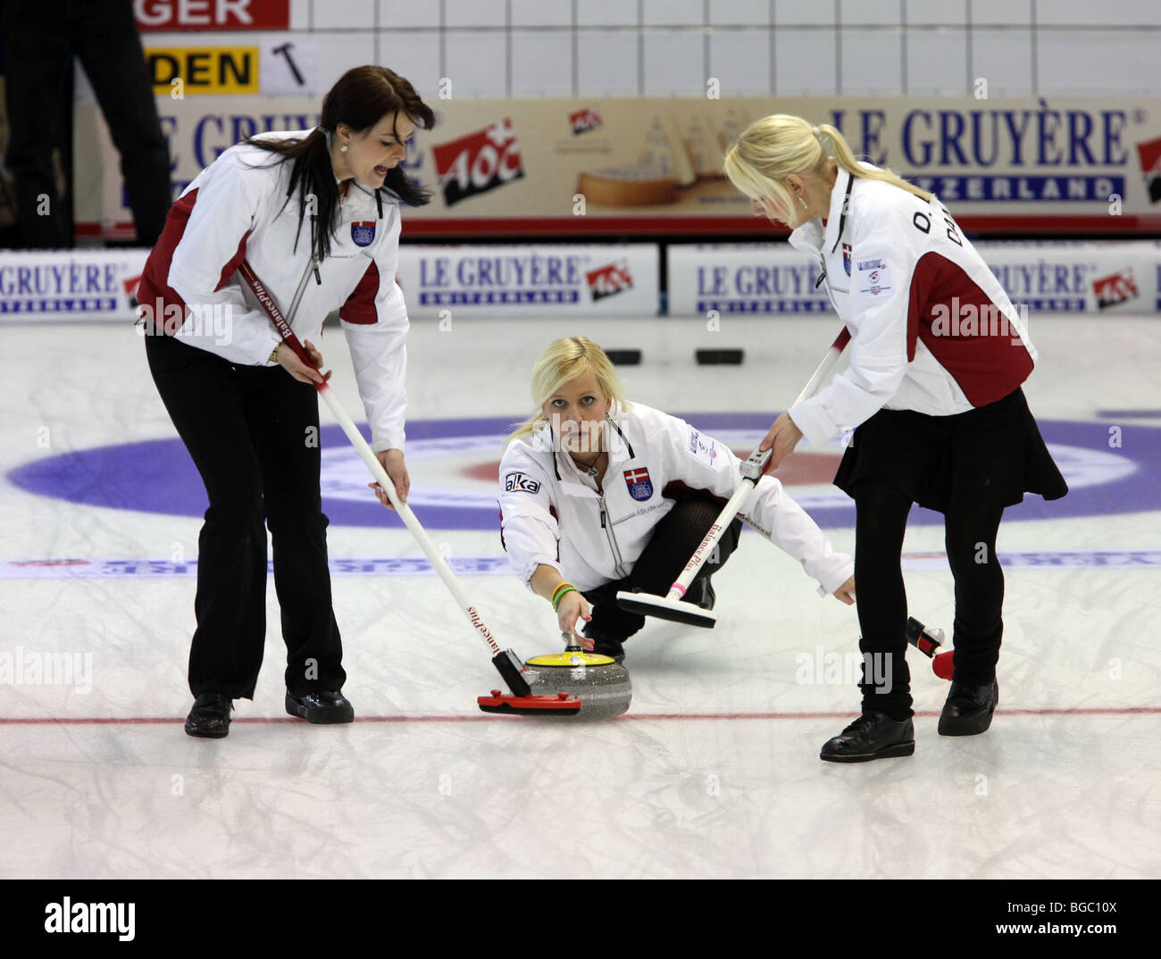 Curlers hi-res stock photography and images - Alamy