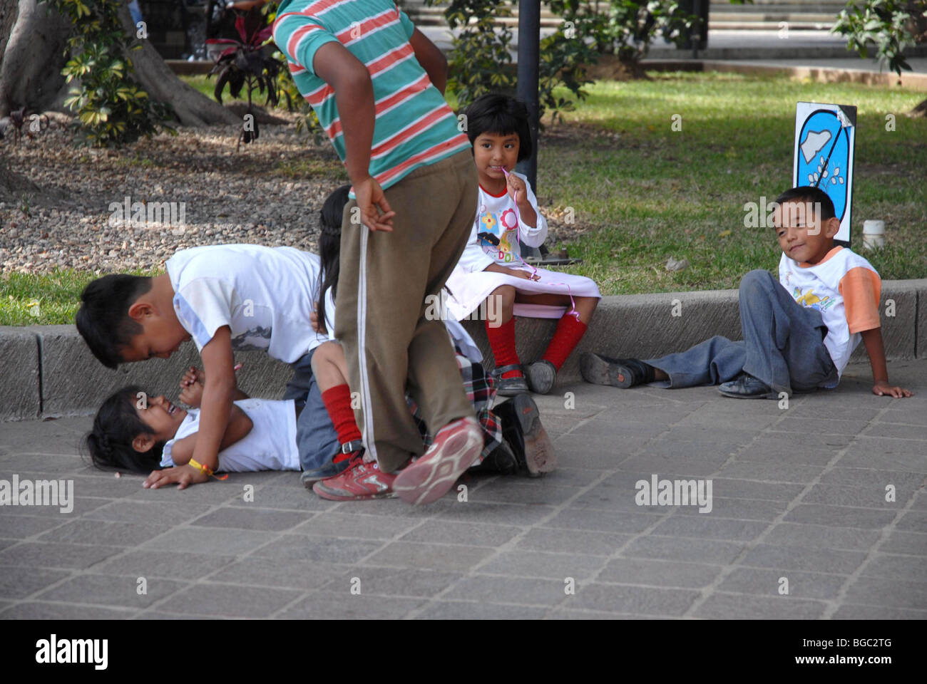 Mexican children playing hi-res stock photography and images - Alamy