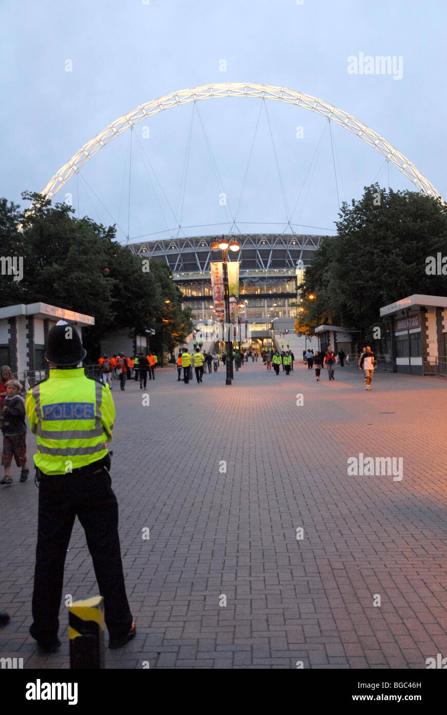 Wembley stadium security hi-res stock photography and images - Alamy