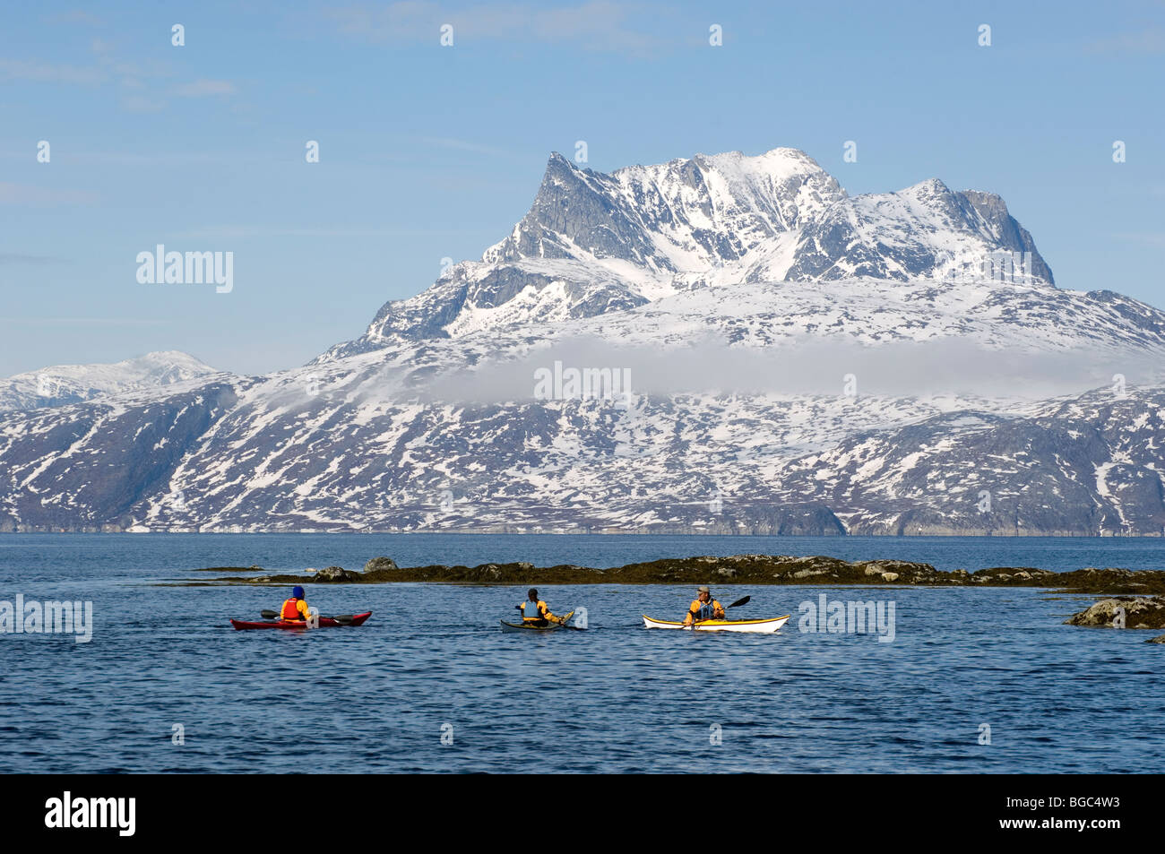 Arctic sea kayaking hi-res stock photography and images - Alamy