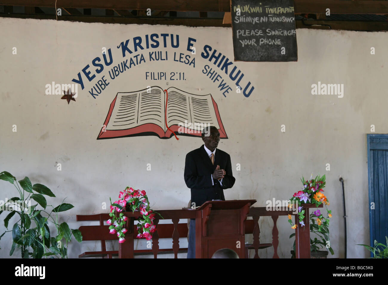 Reverend pastor hi-res stock photography and images - Alamy