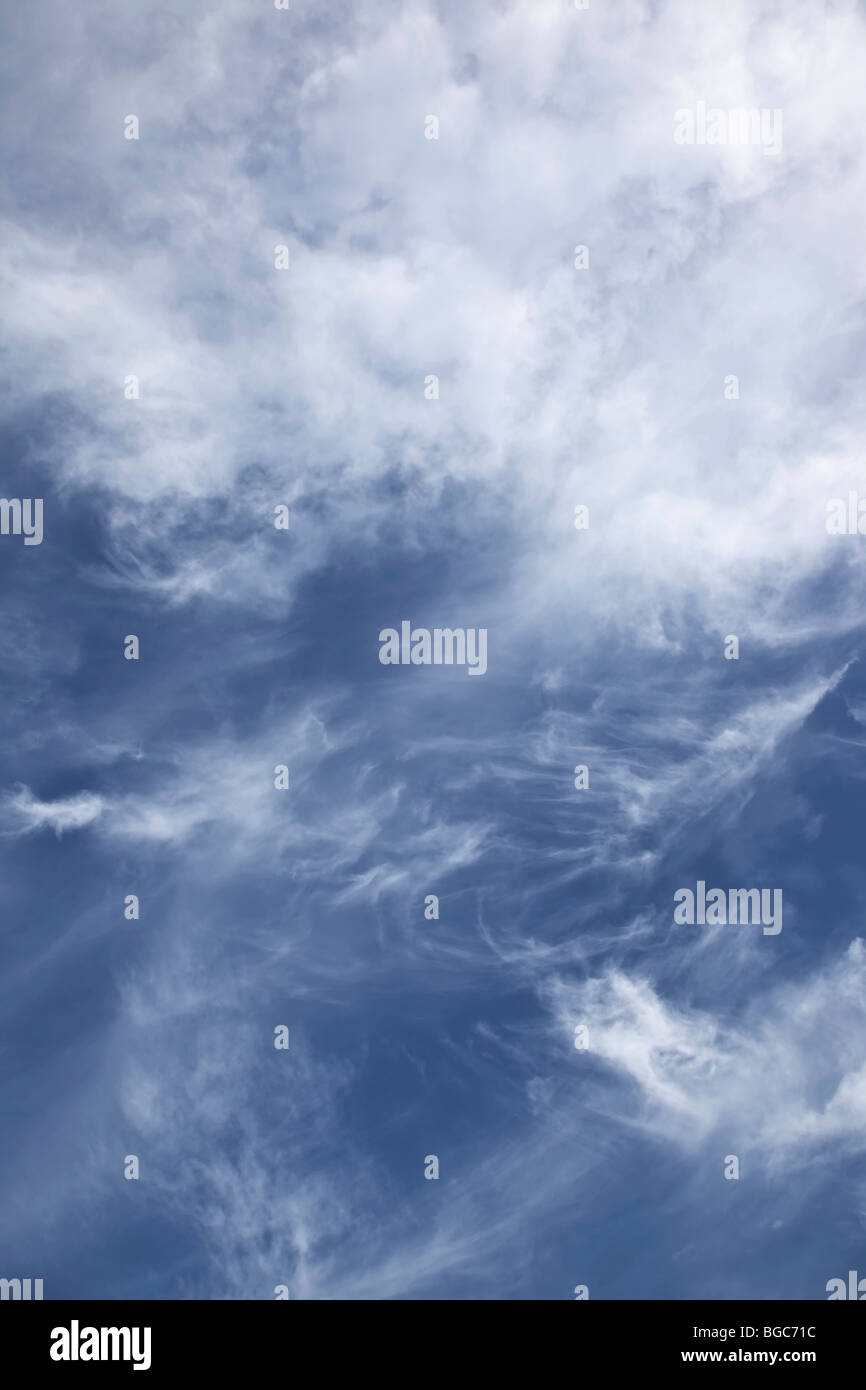 Wispy high cloud hi-res stock photography and images - Alamy