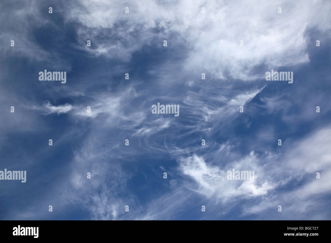 Wispy cloud formation hi-res stock photography and images - Alamy