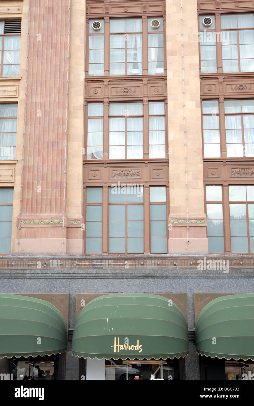 Harrods shop front hi-res stock photography and images - Alamy