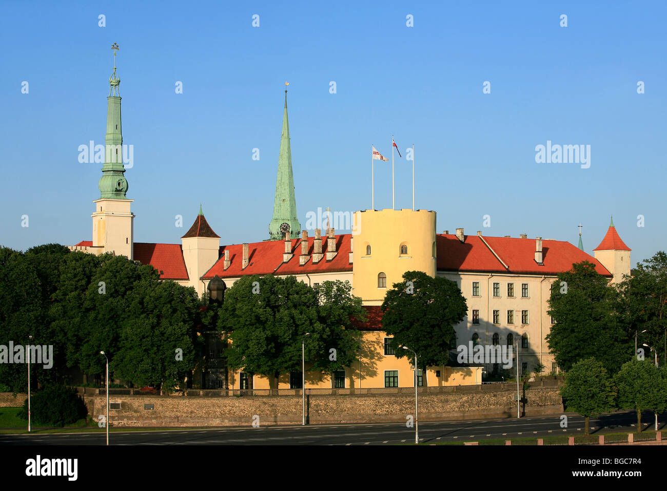 Red roofed castle hi-res stock photography and images - Alamy