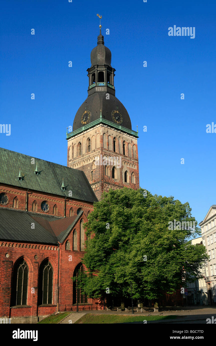 Cathedral rooster hi-res stock photography and images - Alamy