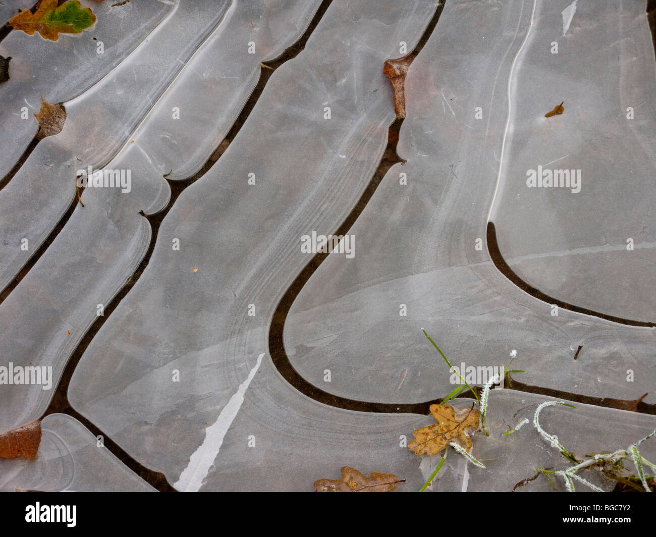 Patterns in ice Stock Photo - Alamy