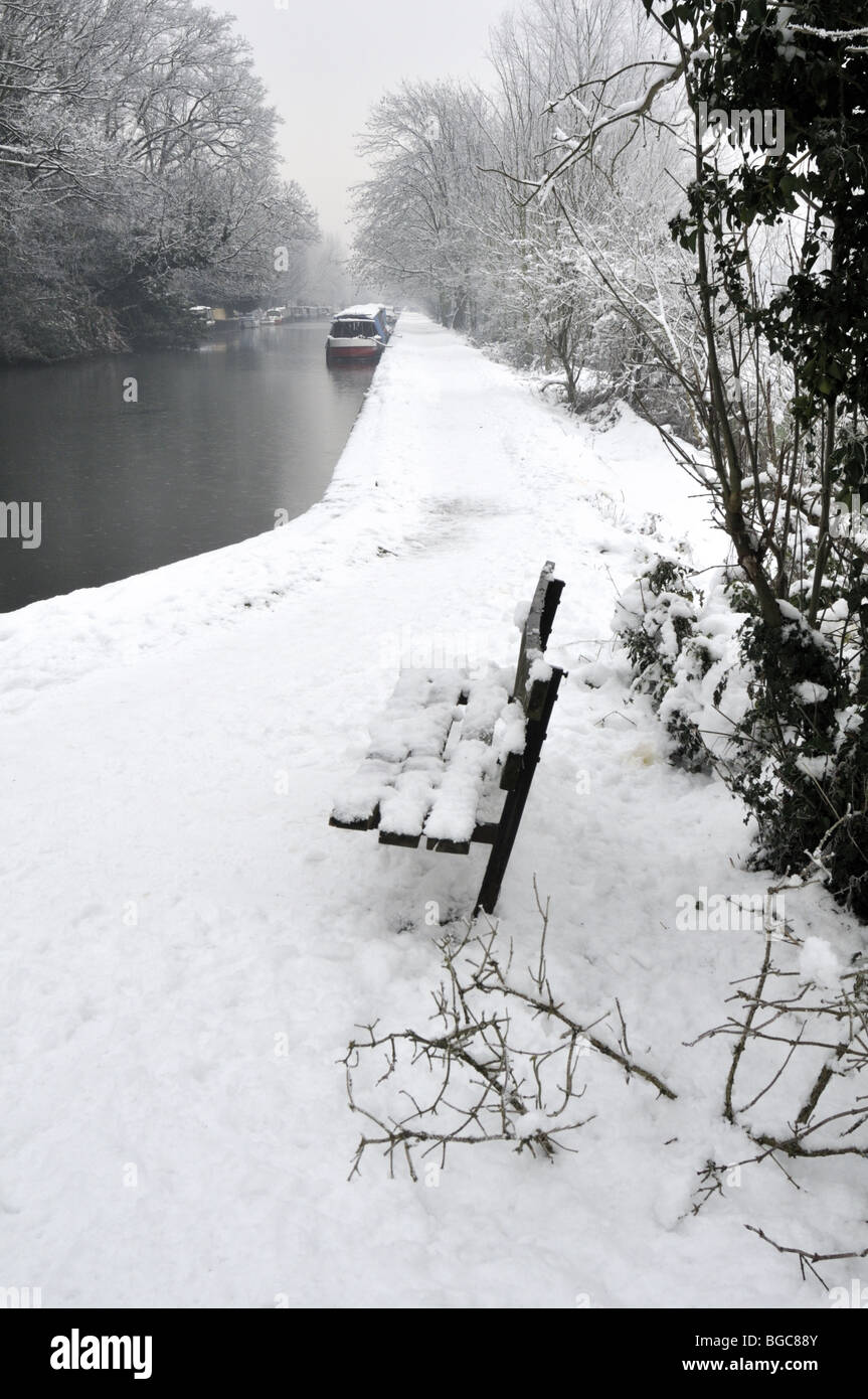 Winter scenes uk hi-res stock photography and images - Alamy