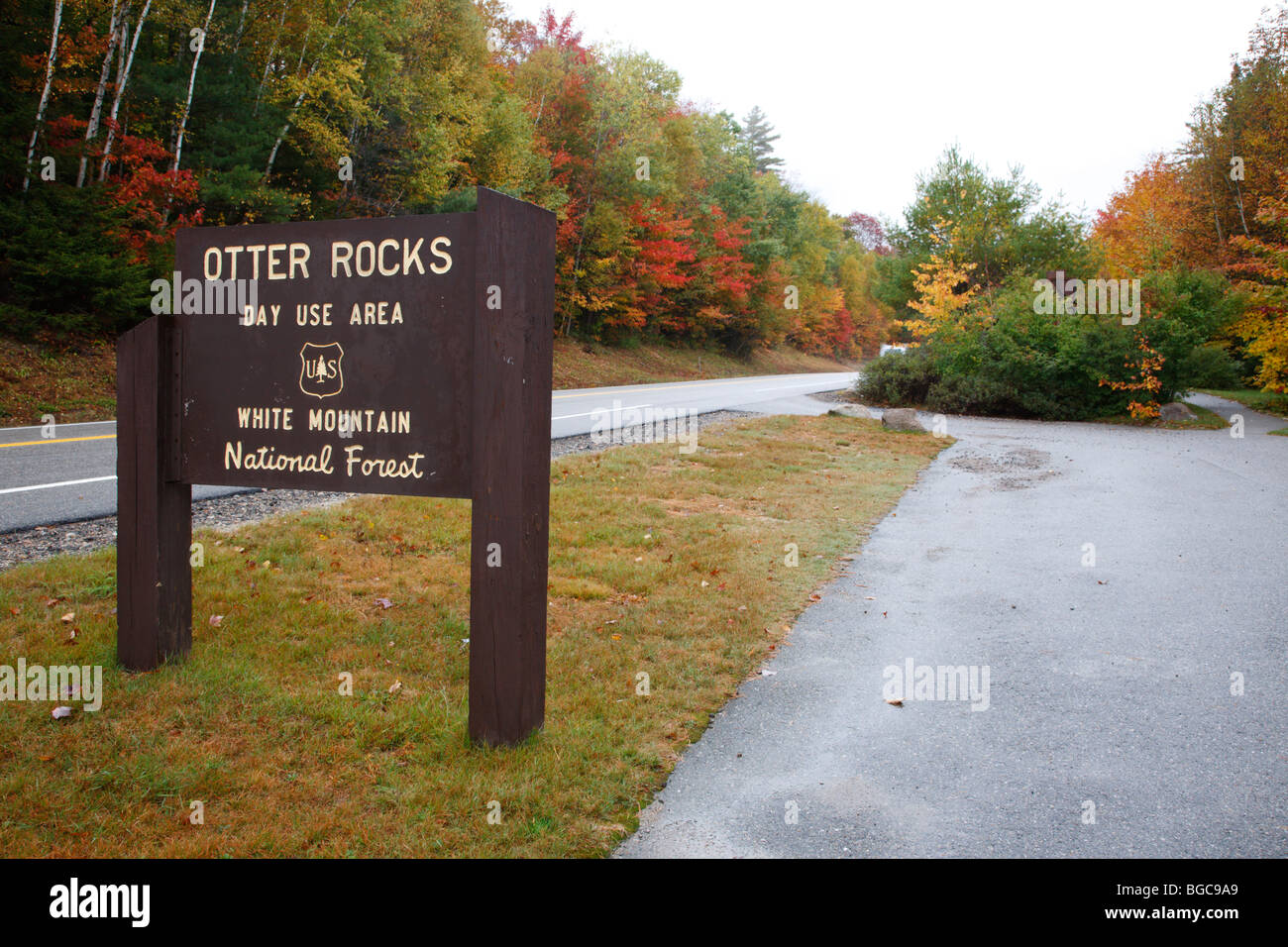 Autumn foliage along the Kancamagus Highway (route 112), which is one ...