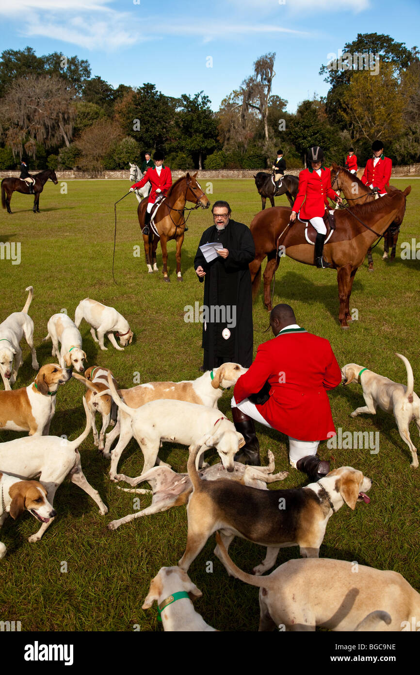 Blessing of the foxhounds and fox hunters at the start of the fox ...