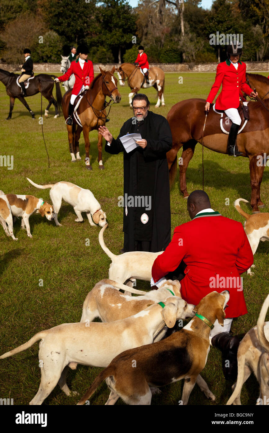 Blessing of the foxhounds and fox hunters at the start of the fox ...