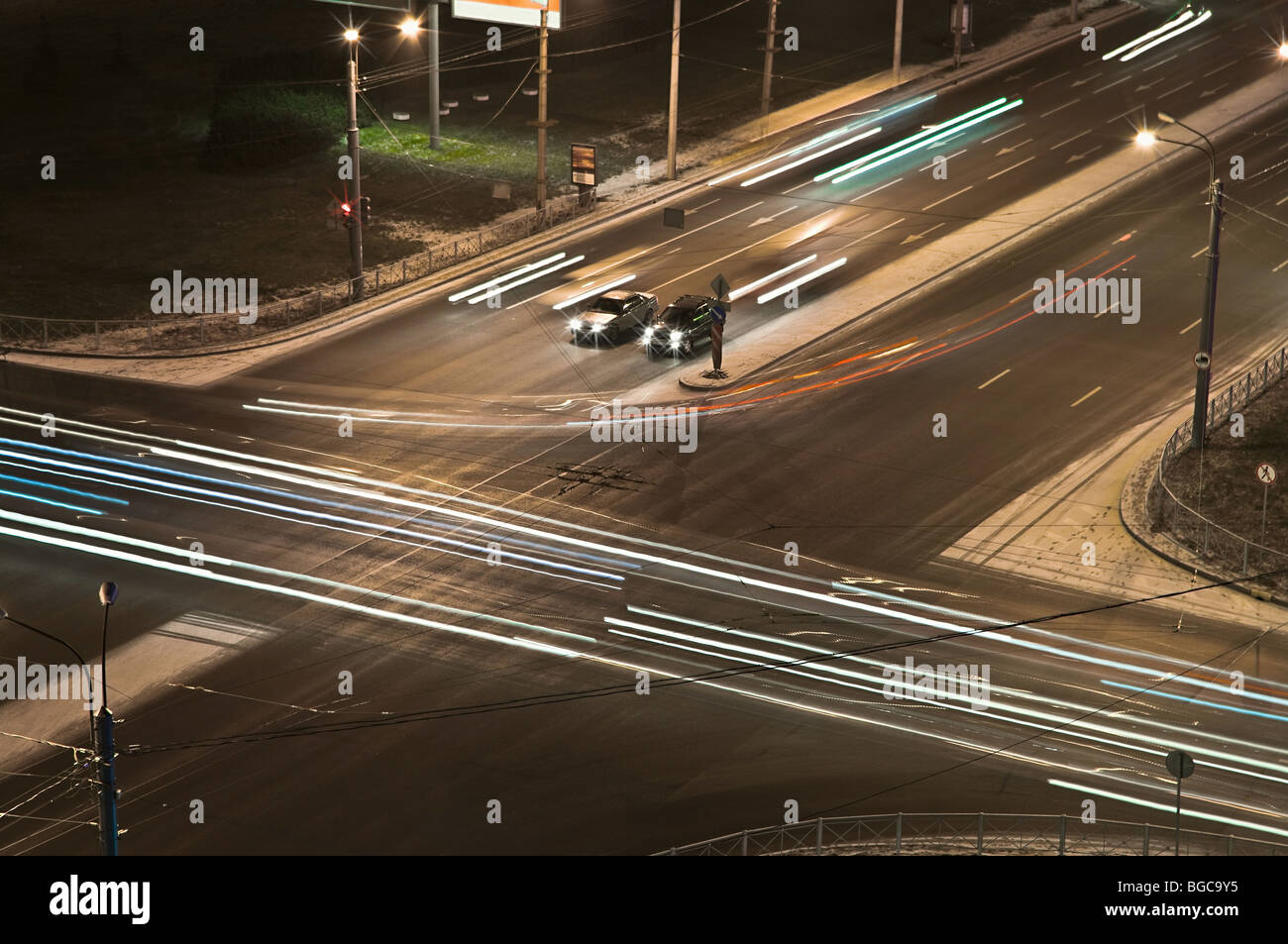 Waiting for a green light to cross the street hi-res stock photography ...
