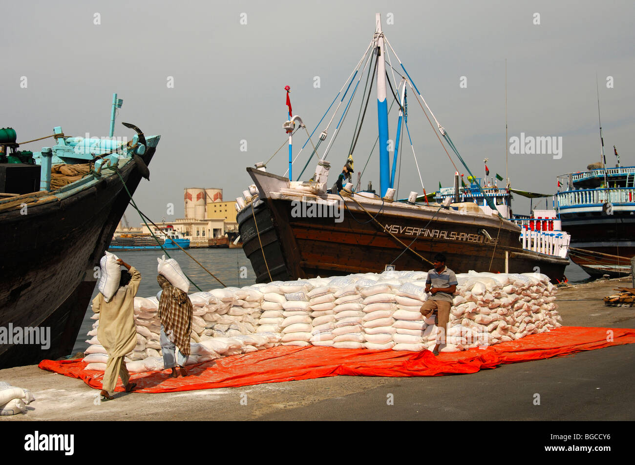 Sacks ship hi-res stock photography and images - Alamy