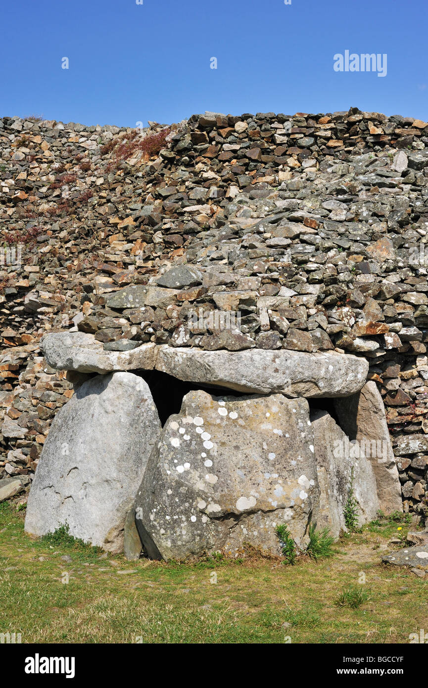 Barnenez mound hi-res stock photography and images - Alamy
