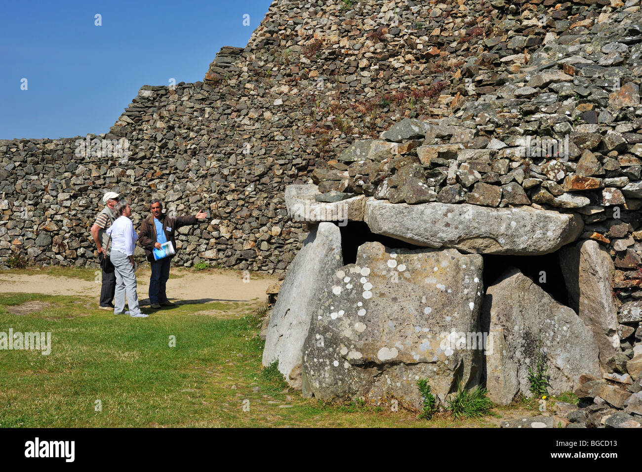 Cairn barnenez barnenez tumulus mound hi-res stock photography and ...