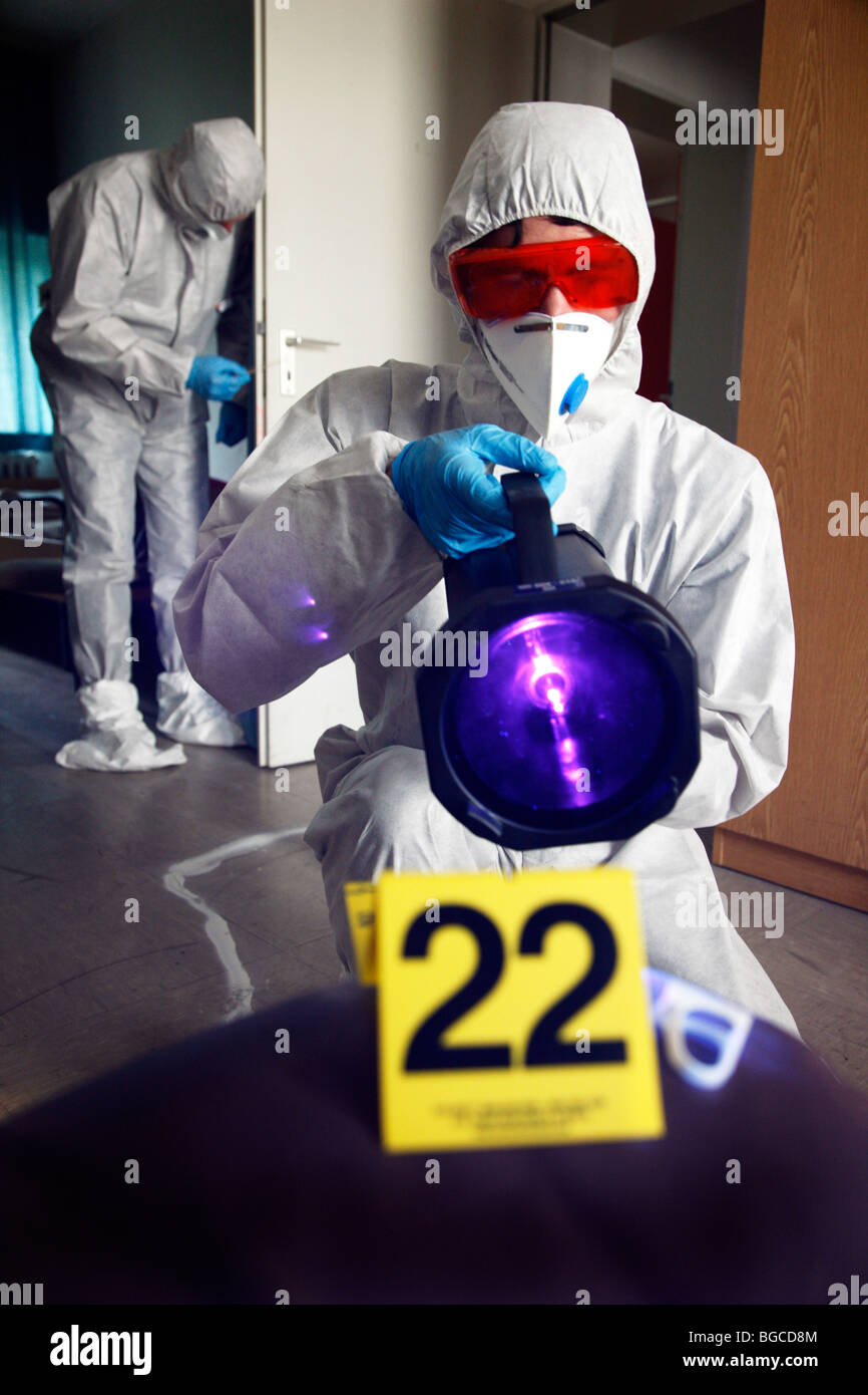 Luminol crime hi-res stock photography and images - Alamy