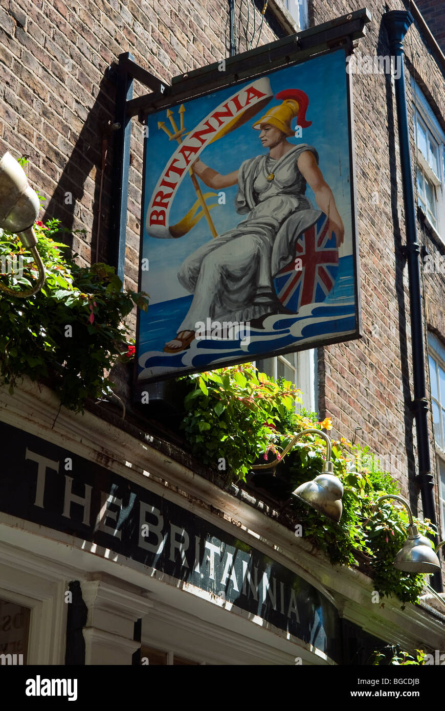 Britannia pub sign hi-res stock photography and images - Alamy