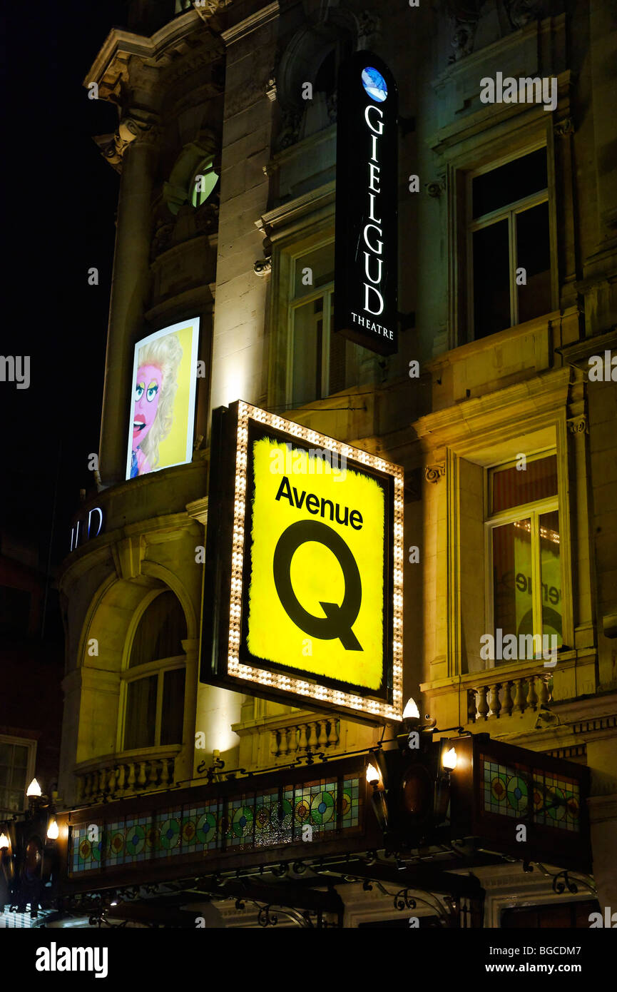 Avenue q hi-res stock photography and images - Alamy