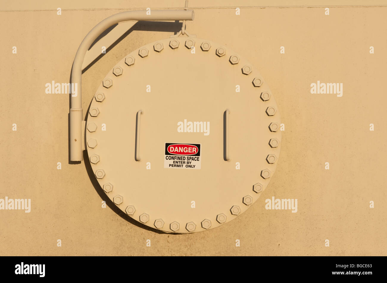 Confined space entry hi-res stock photography and images - Alamy