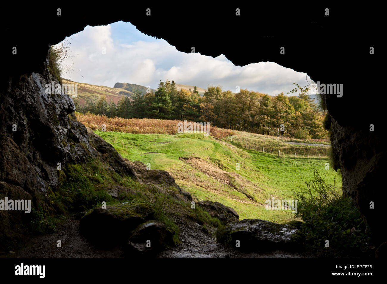 Cave in peak district hi-res stock photography and images - Alamy