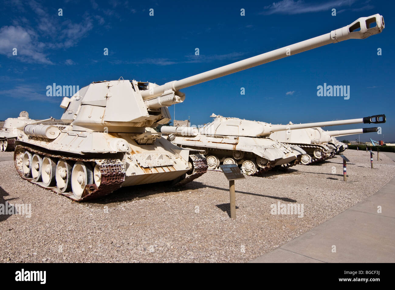 T 100 selfpropelled anti tank gun hi-res stock photography and images ...