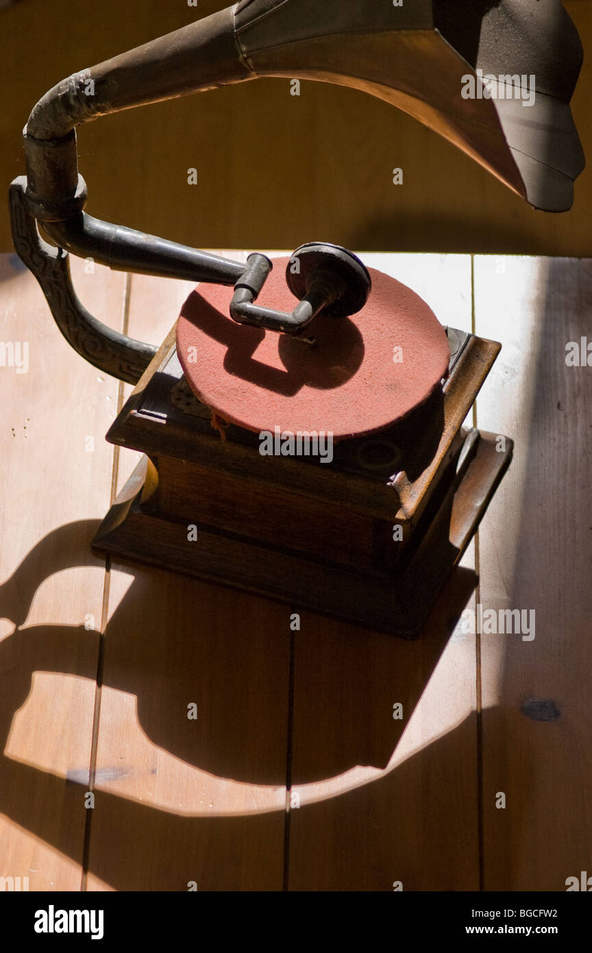 An antique phonograph Stock Photo - Alamy