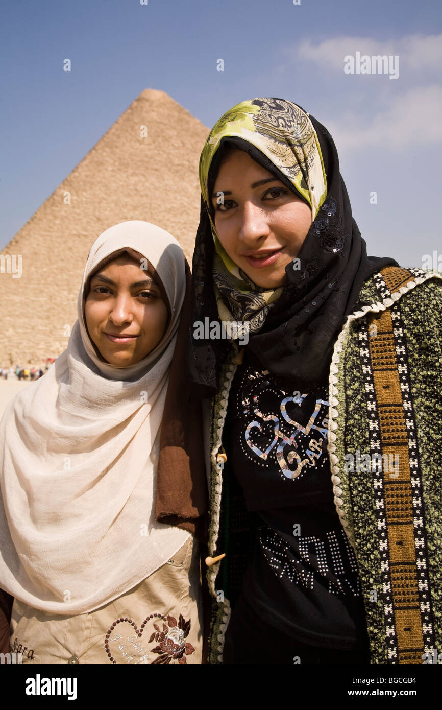 Girls pyramid hi-res stock photography and images - Alamy