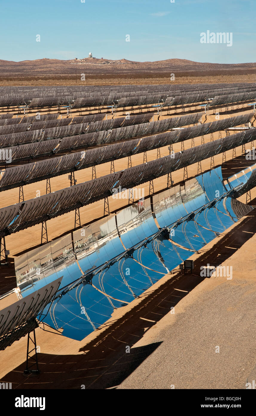 Parabolic trough power plant hi-res stock photography and images - Alamy