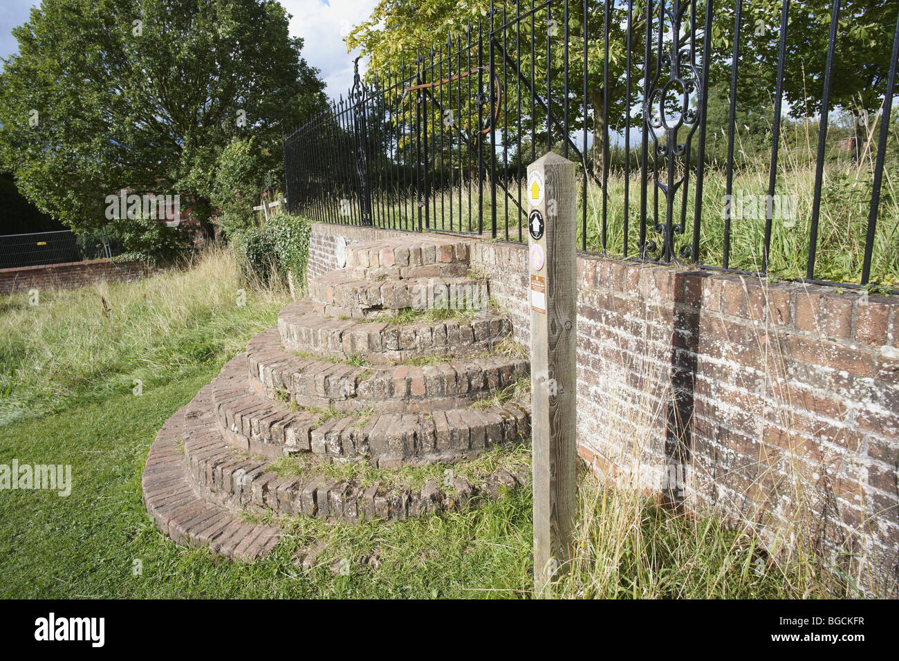 A gate on a footpath Stock Photo - Alamy