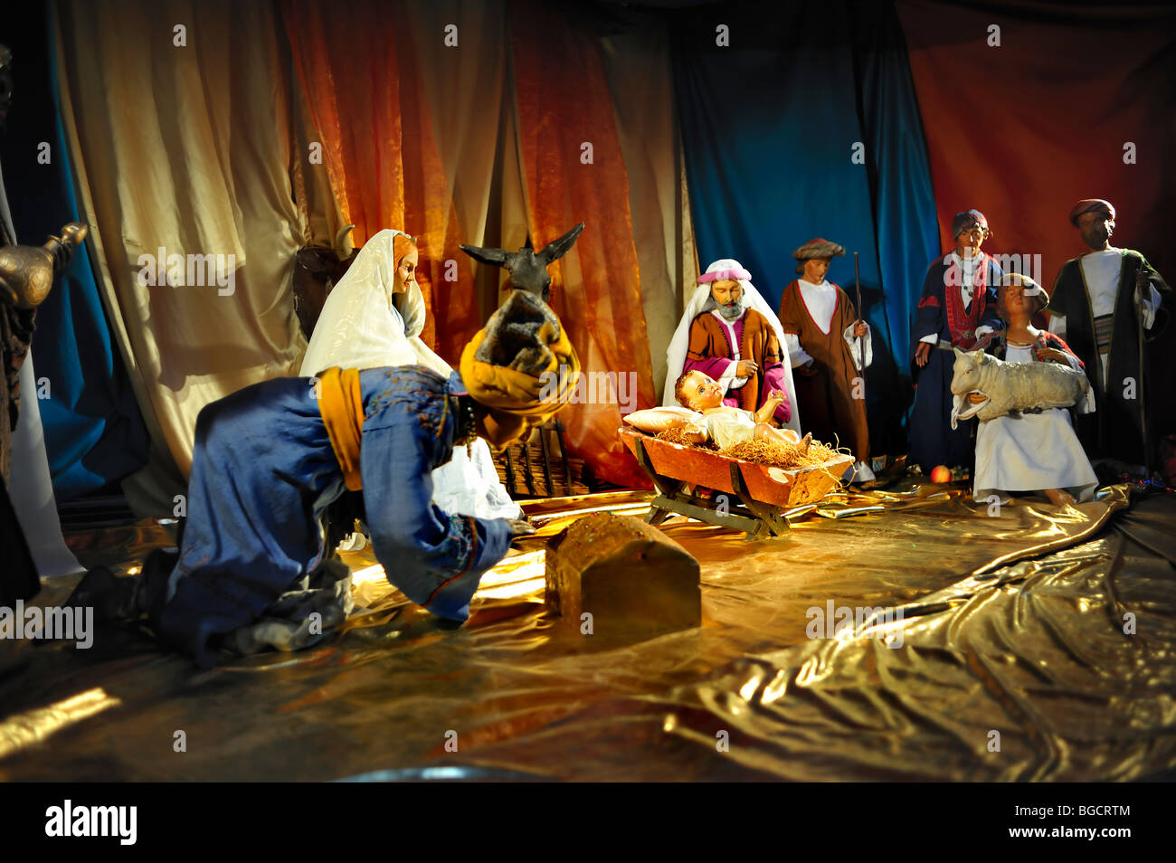 Nativity scene crib manger hi-res stock photography and images - Alamy