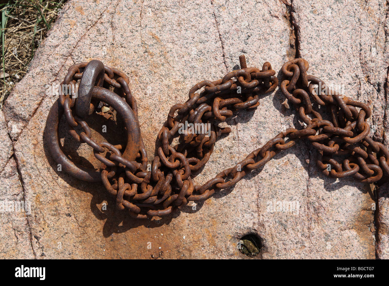 Chain loop hi-res stock photography and images - Alamy